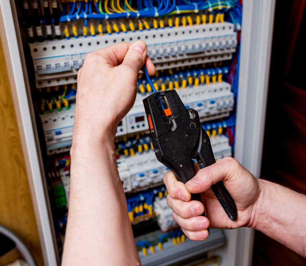 Elektrikář, elektroinstalace Brno | Josef Červenka